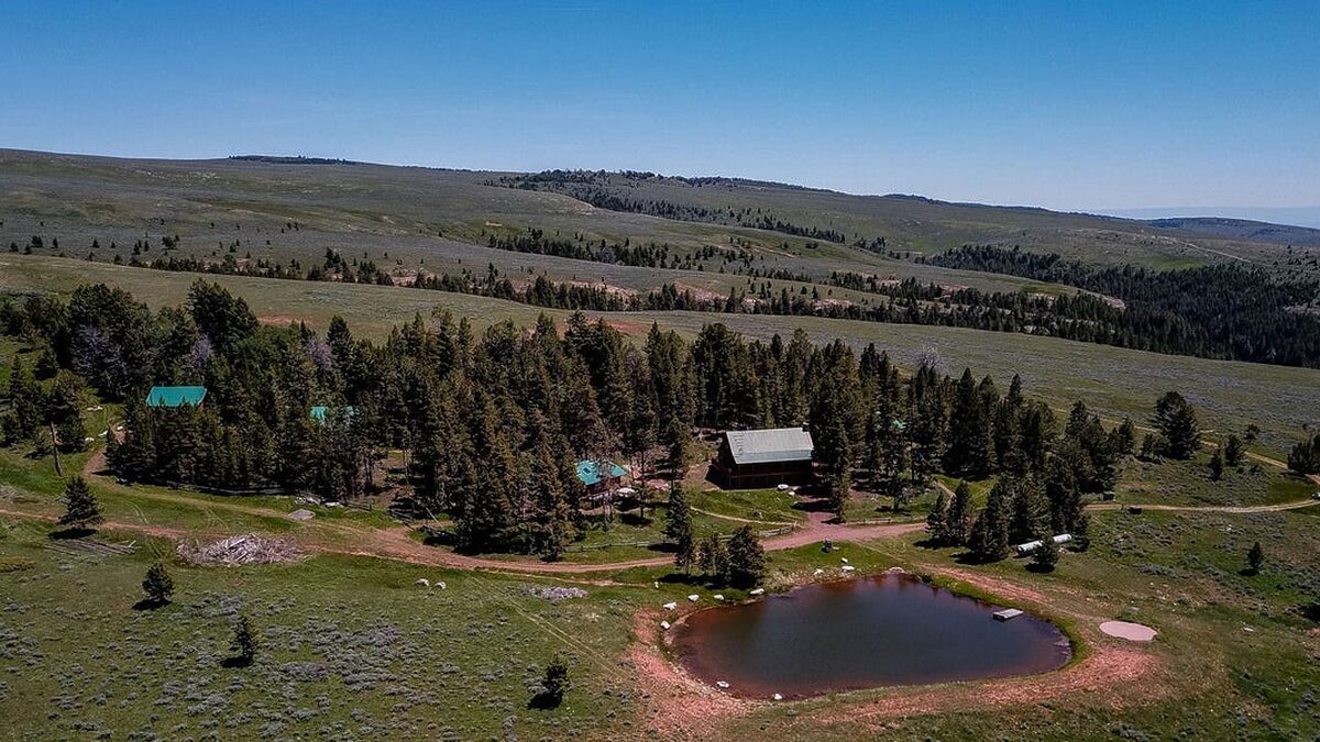 Kanye West a vendu son ranch de 6 713 acres dans le Wyoming pour près ...