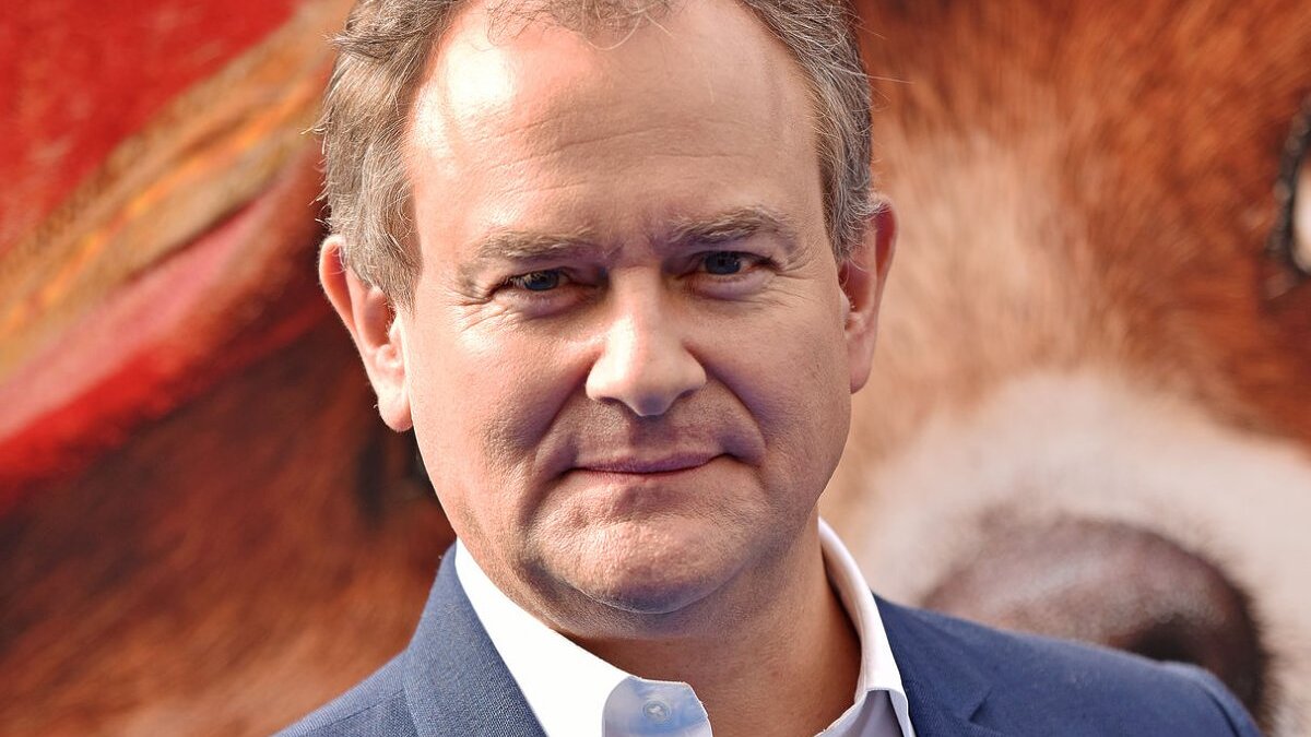 Hugh Bonneville raconte des histoires de chats adorables dans CBeebies ...